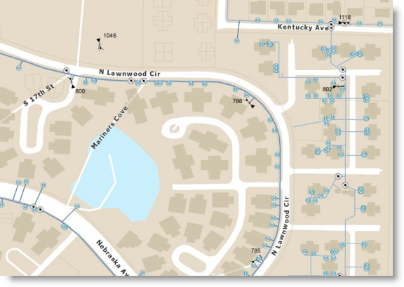 ArcGIS Desktop Help 9.3 - How to build online base maps